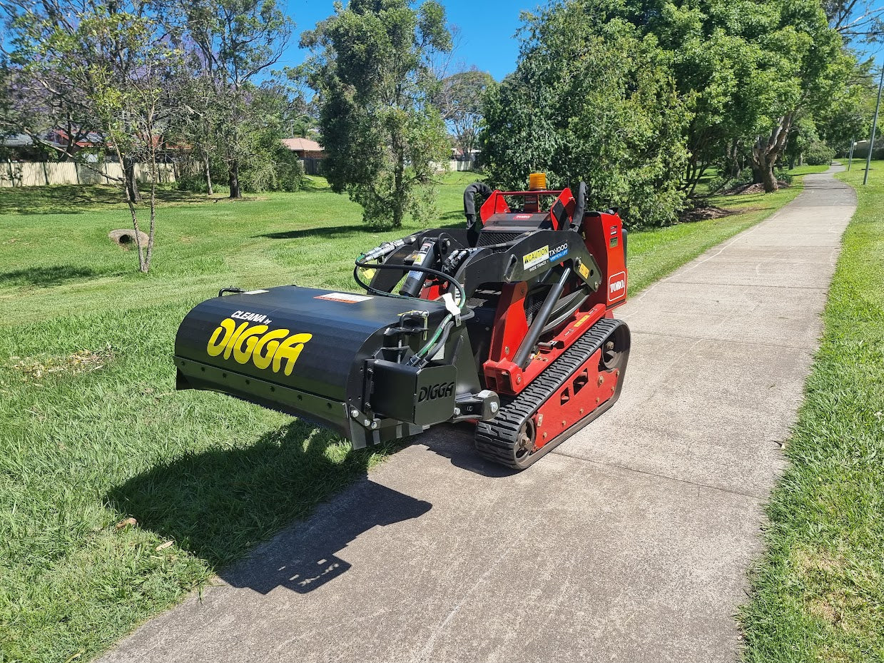 Bucket Broom Mini Loader 1100mm
