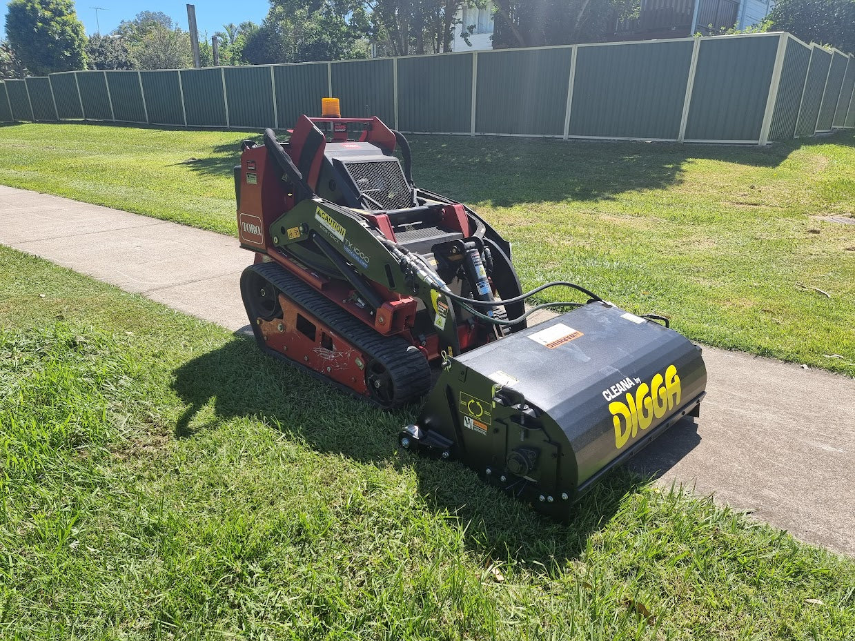 Bucket Broom Mini Loader 1100mm