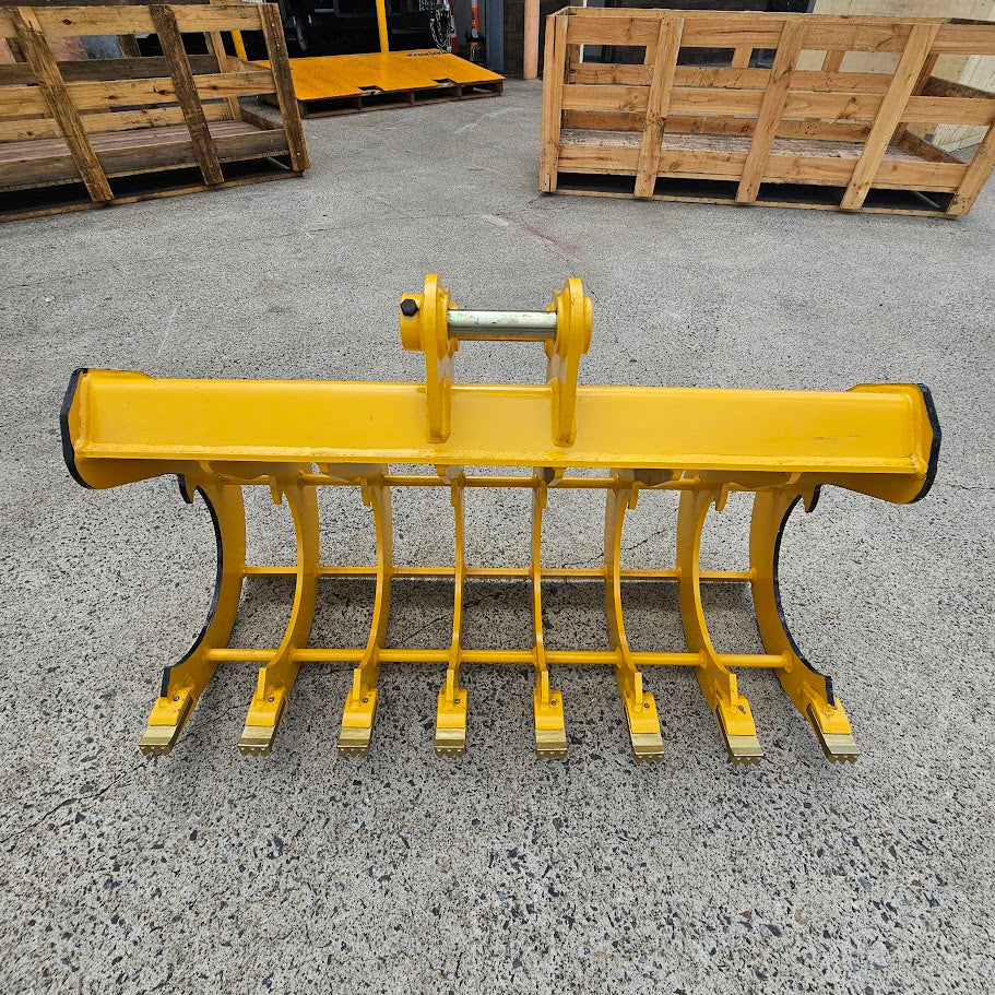 Earthquake Supa Rake 1.2-1.8T mini Excavators