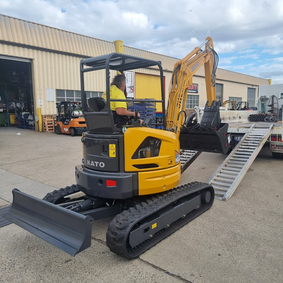 KATO HD35V5 Mini Excavator – Earthmoving Warehouse