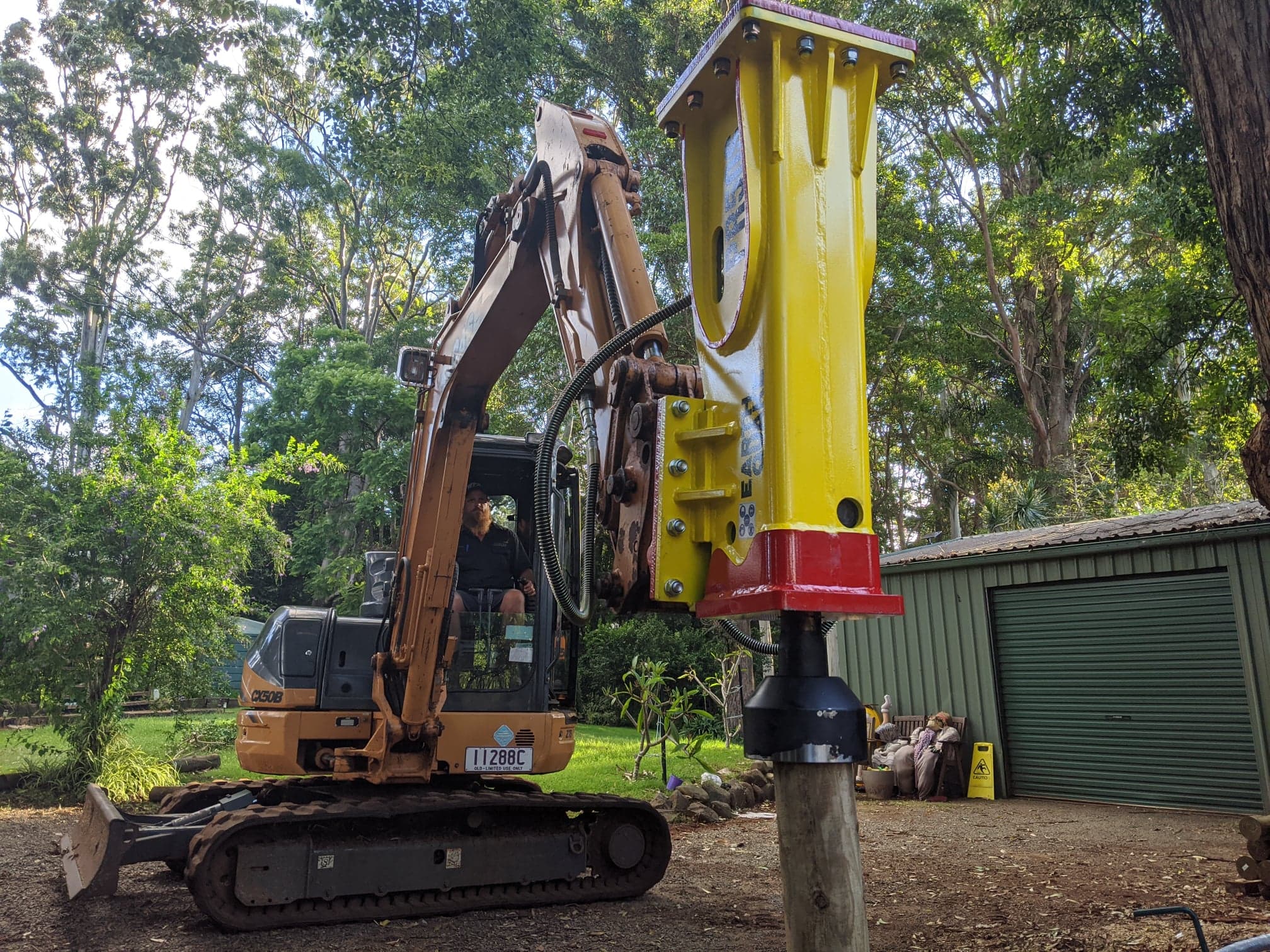 EarthQuake PR50S Post Rammer - Excavator