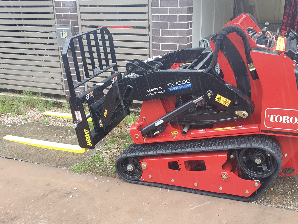 Digga Pallet Forks for Mini Loaders Dingo, Kanga, Huski 4SDK4, Toro, V